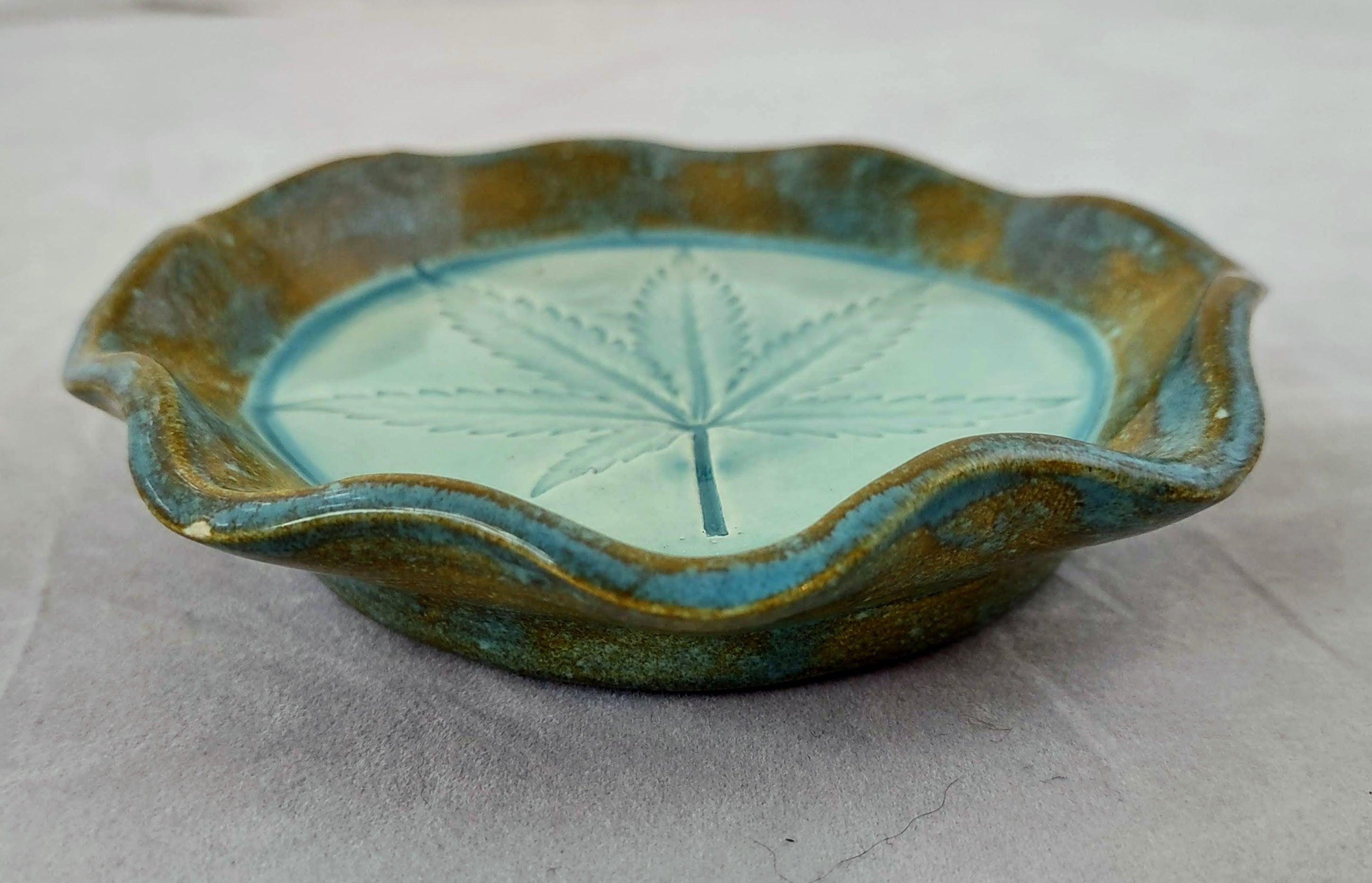 Round Ruffled Ceramic Leaf Dishes | High Koalaty Ceramic Art